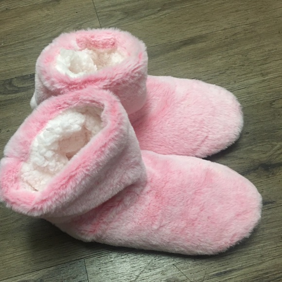 COMPASS | Shoes | Compass Womens Pink And White Sherpa High Top Slipper ...